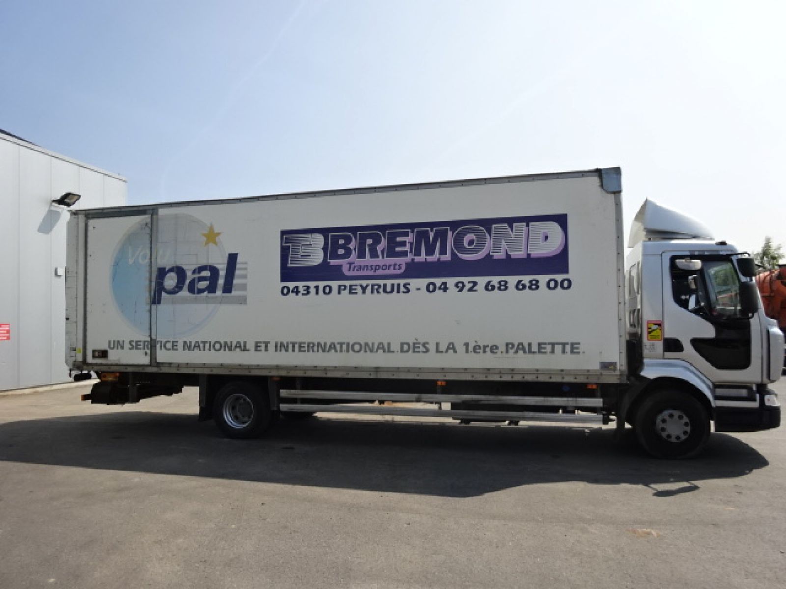 Houffalize Trading s.a. - occasion camion Porteur Camion fourgon ...