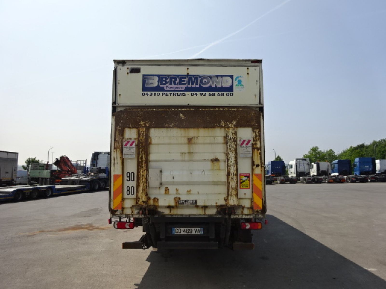 Houffalize Trading s.a. - occasion camion Porteur Camion fourgon ...