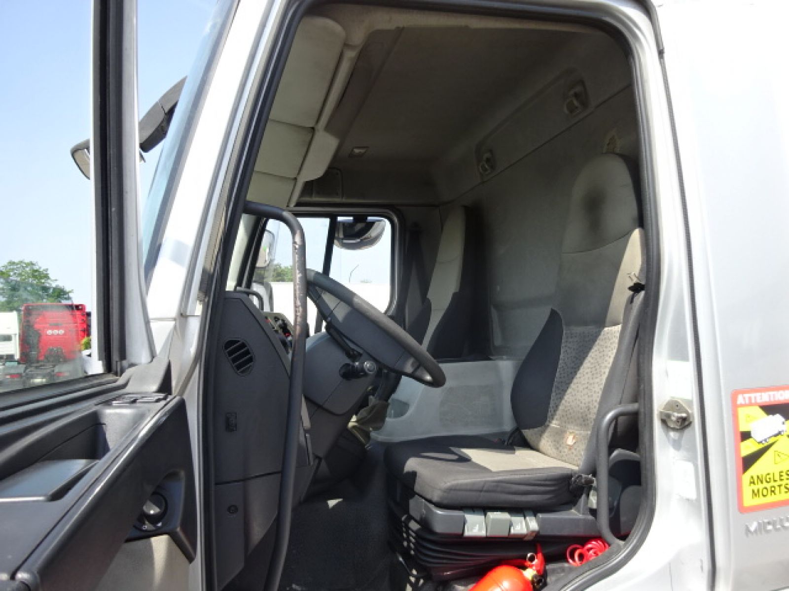 Houffalize Trading s.a. - occasion camion Porteur Camion fourgon ...